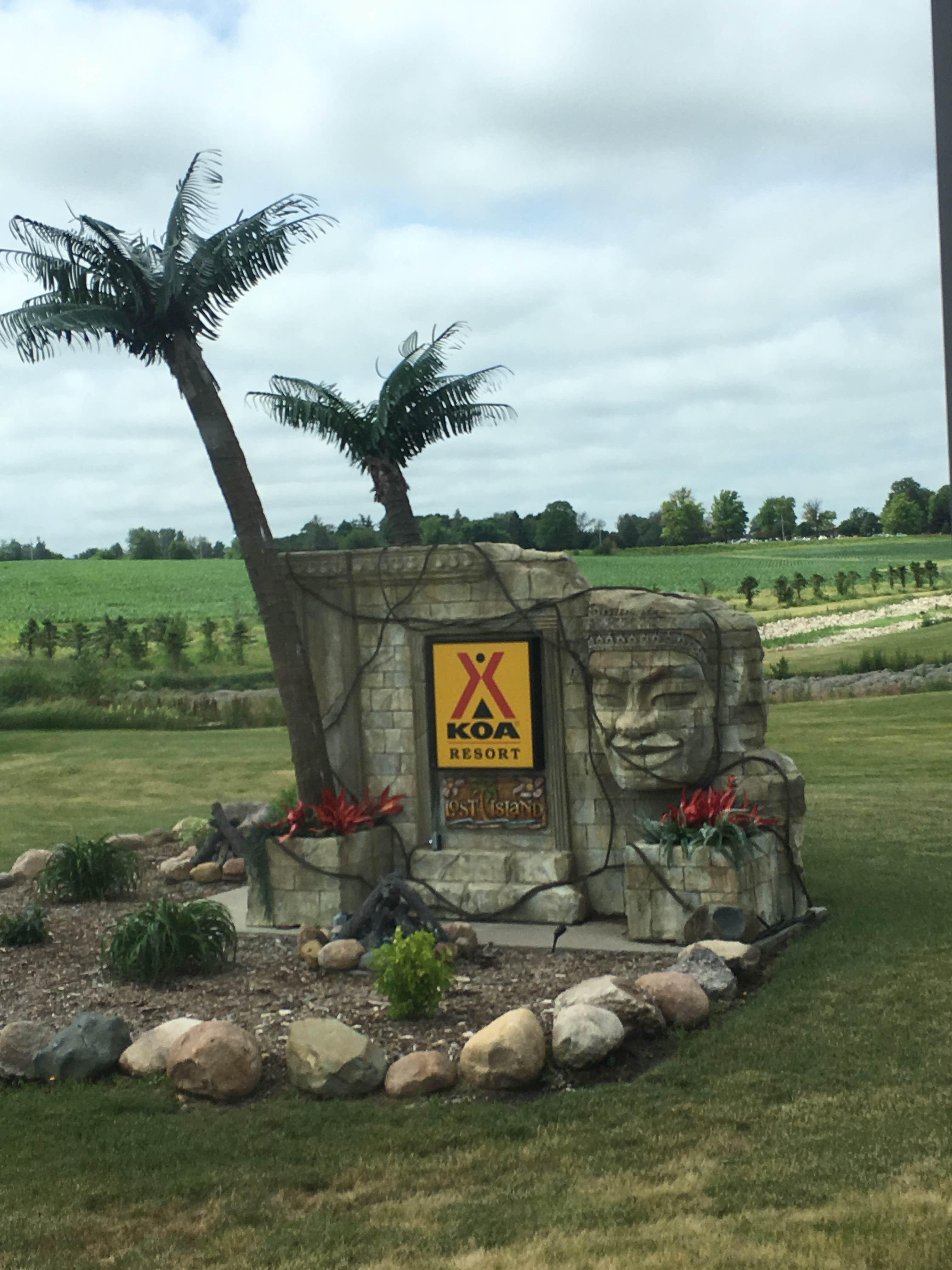 Waterloo - Lost Island Waterpark KOA Camping | Waterloo, IA