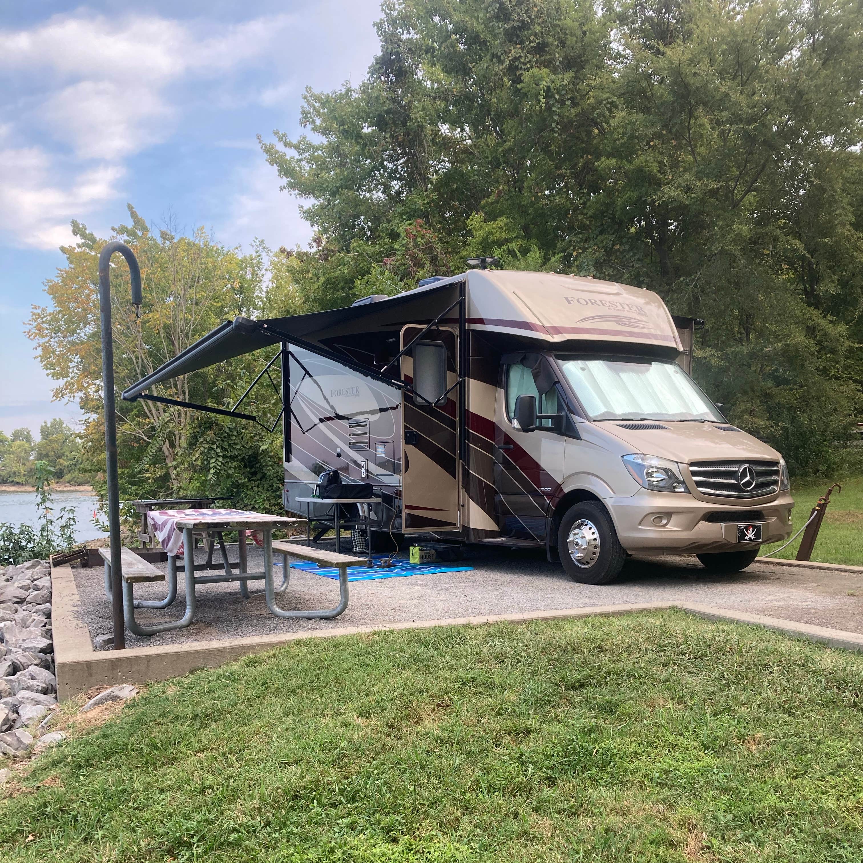 Eureka Camping | Grand Rivers, Kentucky