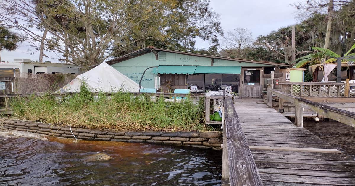 Runaway Bay Lodge Camping | Pierson, FL