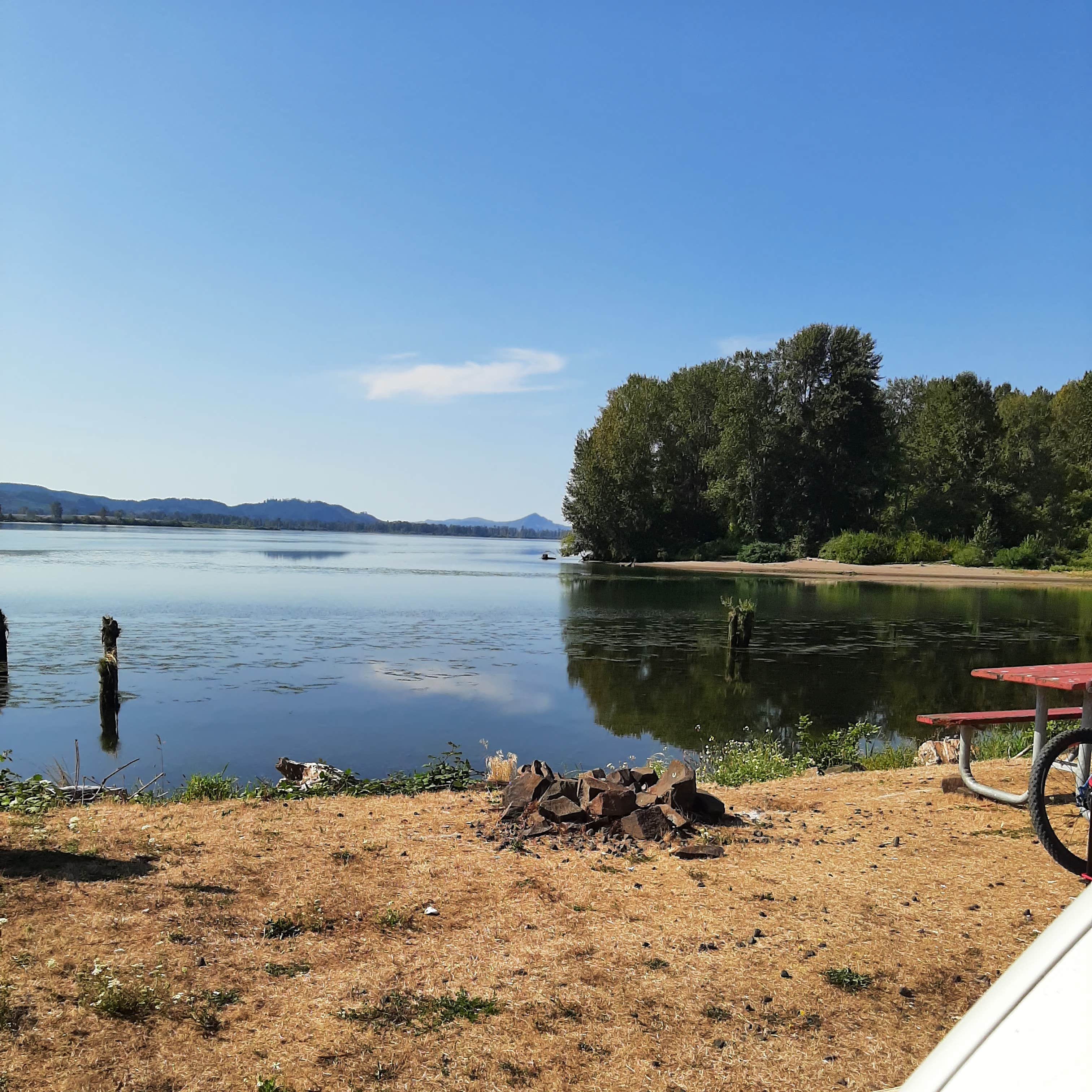 Elochoman Marina Camping | Cathlamet, Washington