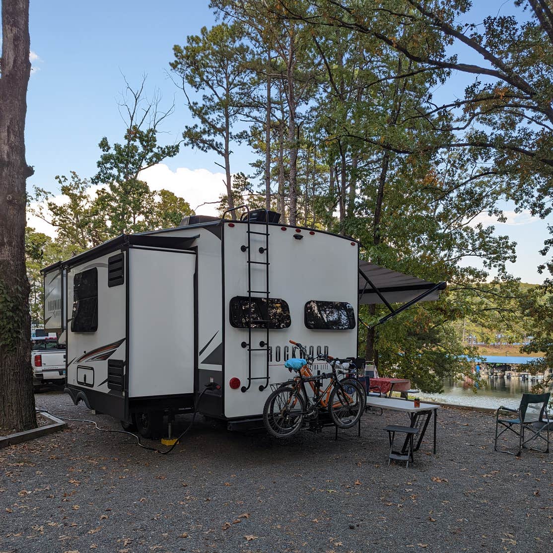Brady Mountain - Lake Ouachita Camping | Royal, Arkansas