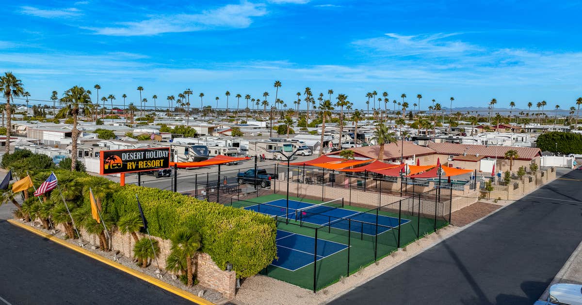 Desert Holiday RV Resort | Apache Junction, AZ