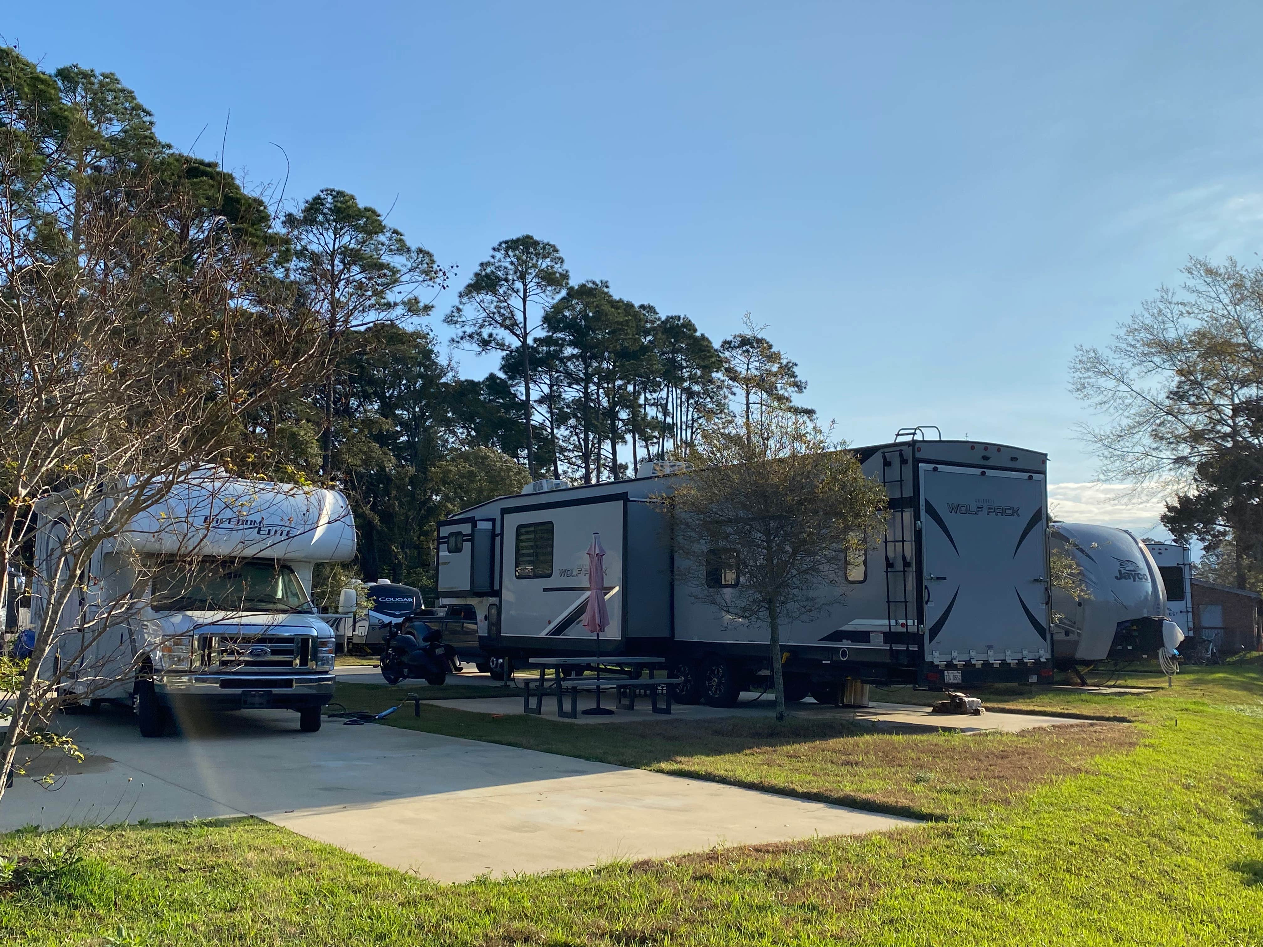 A Cozy Corner RV Lodge | Fort Walton Beach, FL