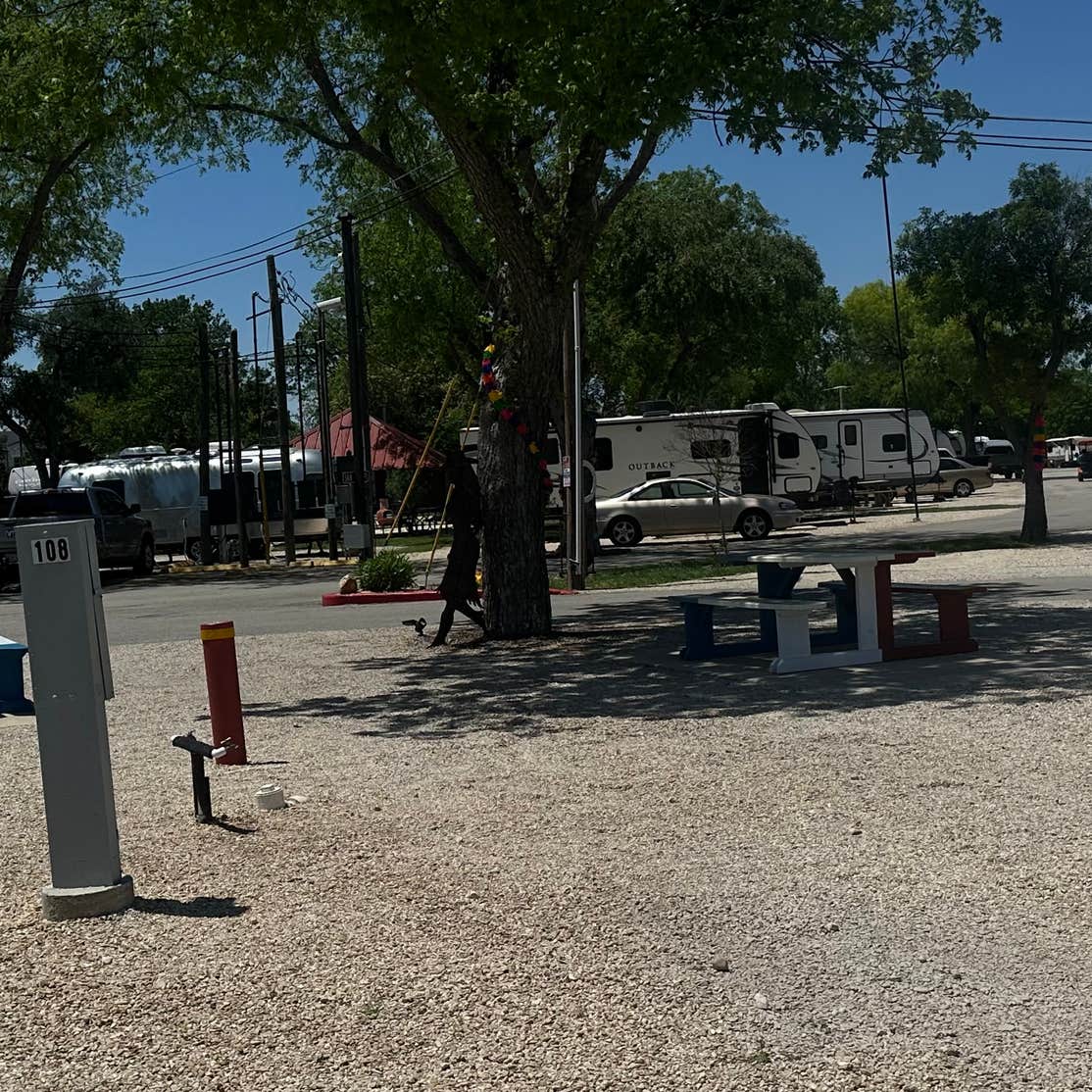 Mission City RV Park | Windcrest, Texas