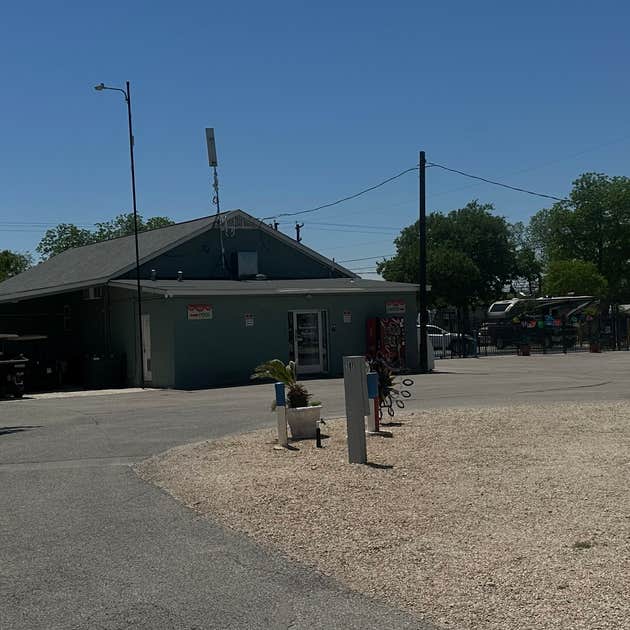 Mission City RV Park | Windcrest, Texas