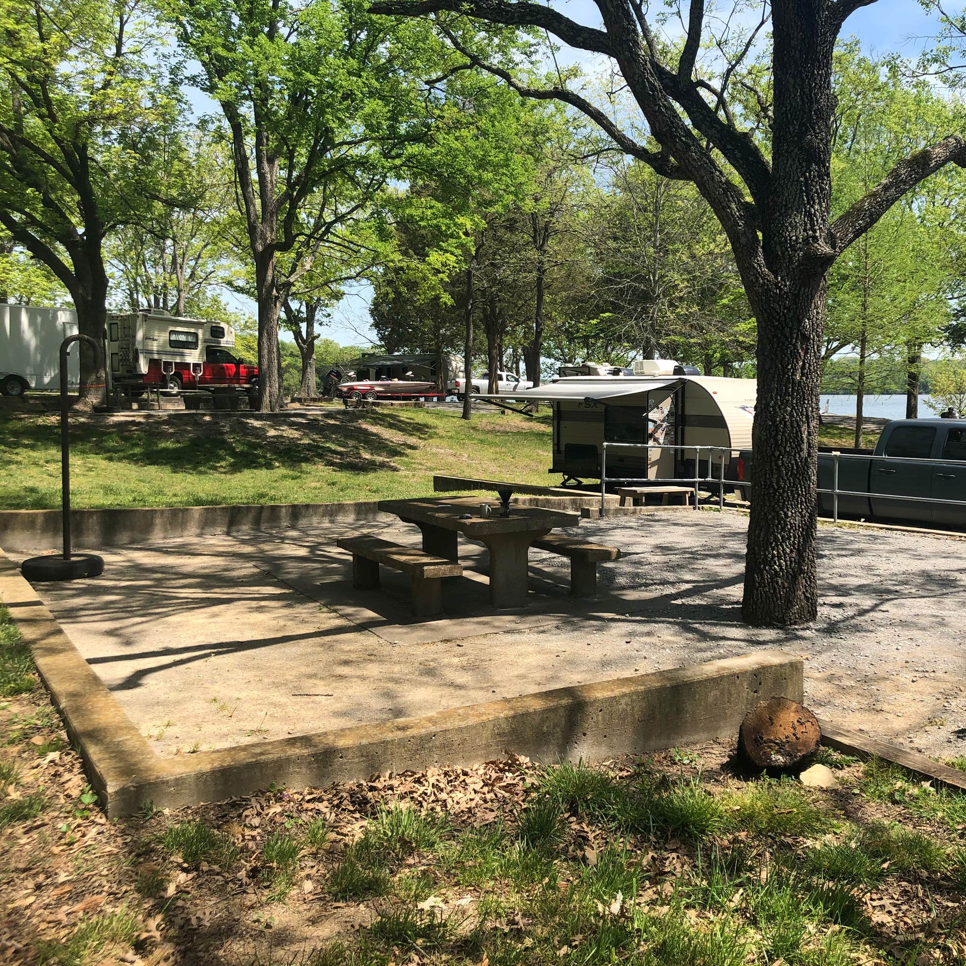 Cages Bend Camping | Hendersonville, Tennessee