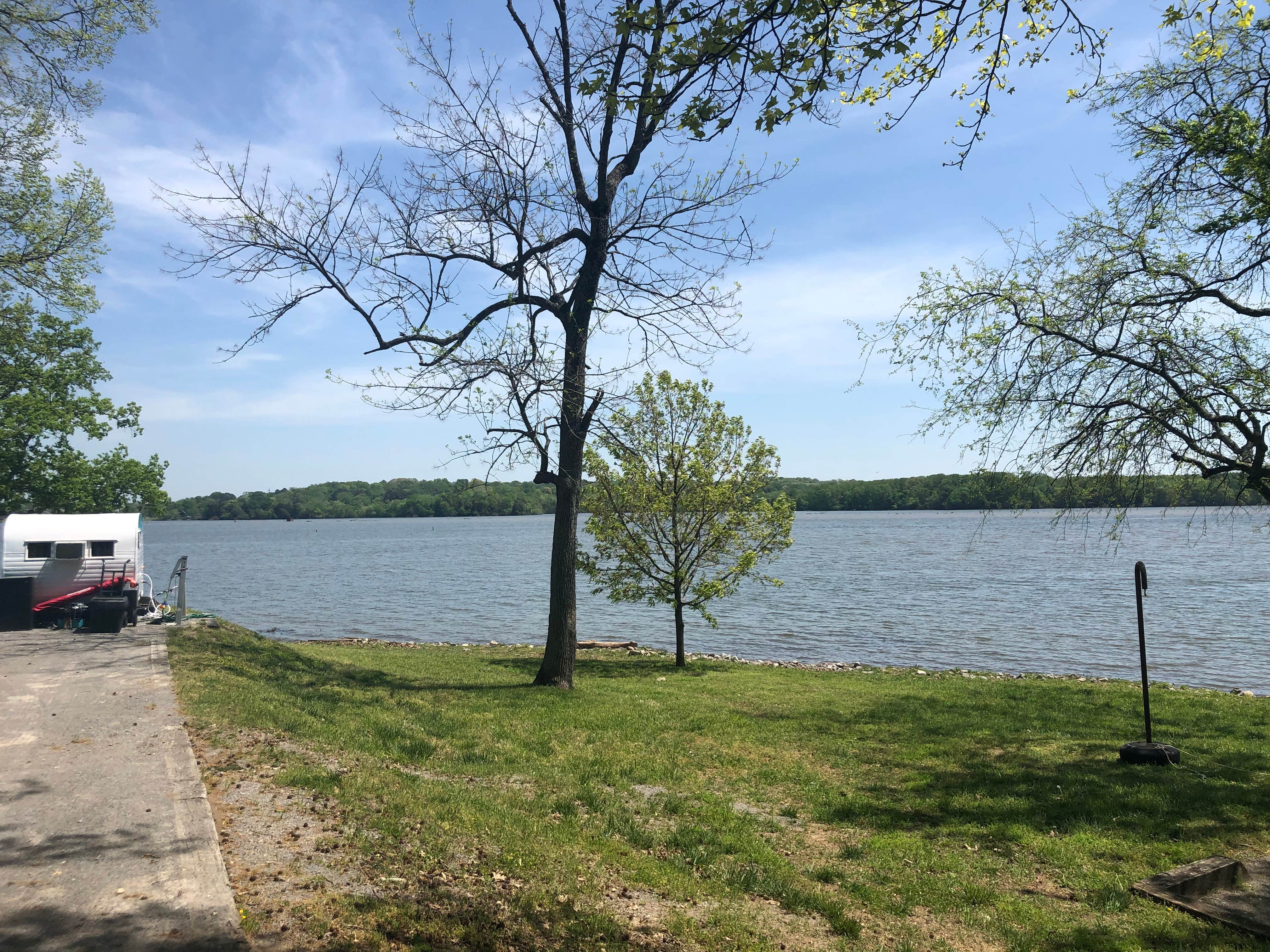 Cages Bend Camping | Hendersonville, Tennessee