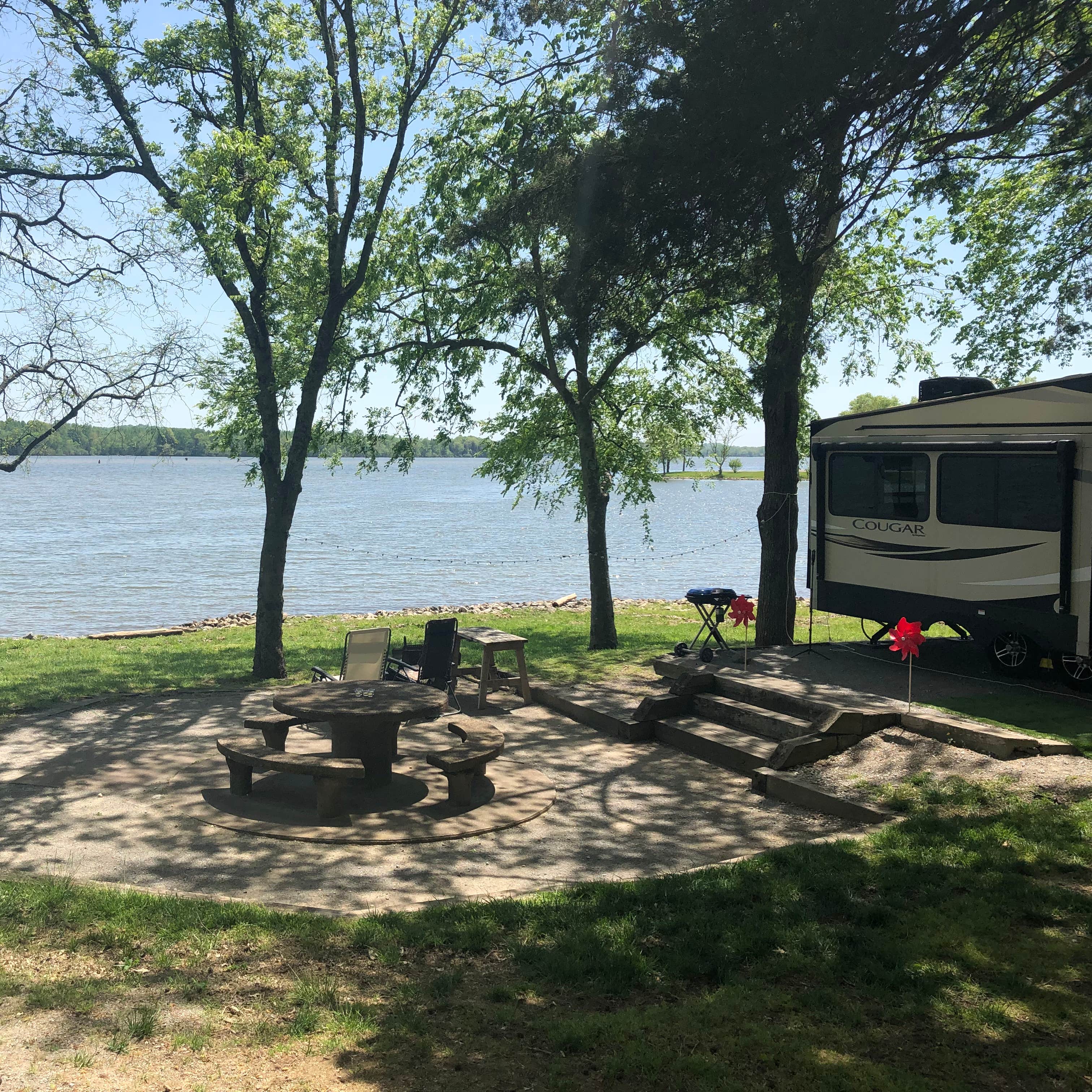Cages Bend Camping | Hendersonville, Tennessee
