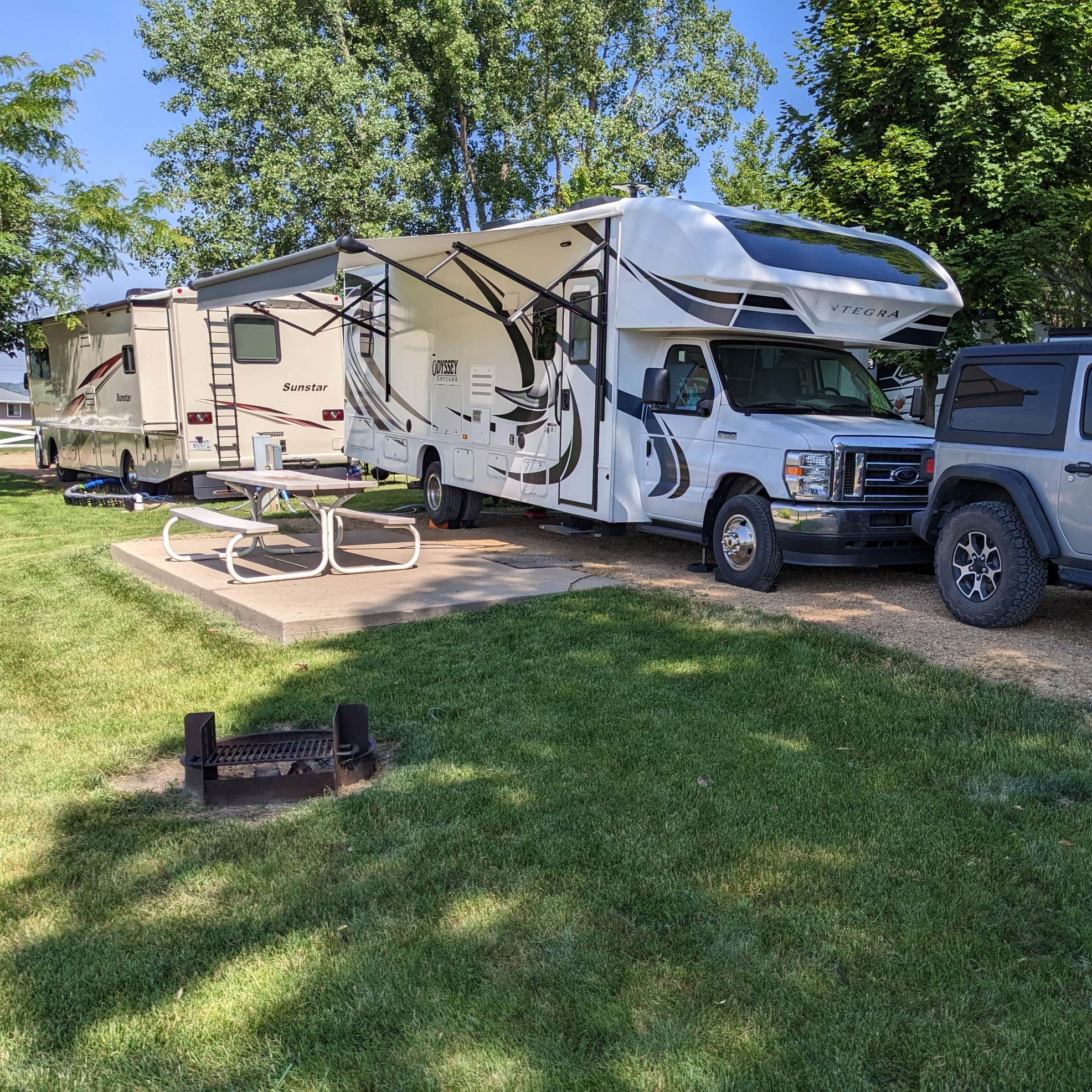 Rustic Barn Campground RV Park | Dubuque, Iowa
