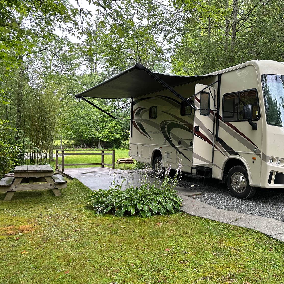 Blue Ridge Falls RV Resort | Lake Toxaway, North Carolina