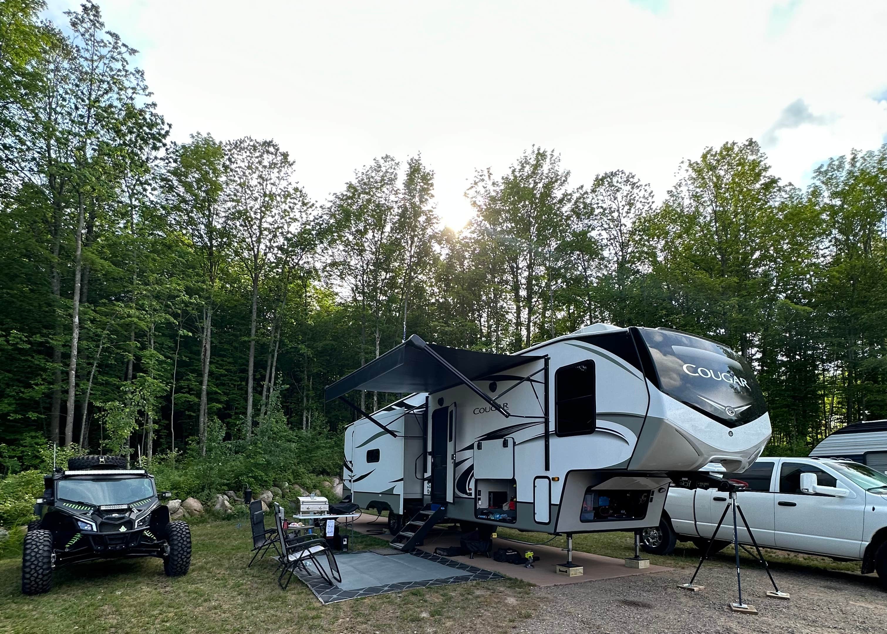 Holly Wood Hill Campground & Crandon Saloon Event Center Camping ...