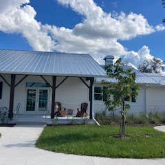 Linger Lodge RV Park & Restaurant | Bradenton, FL