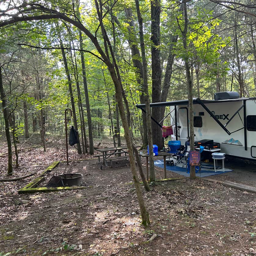 COE Green River Lake Smith Ridge Camping | Campbellsville, Kentucky