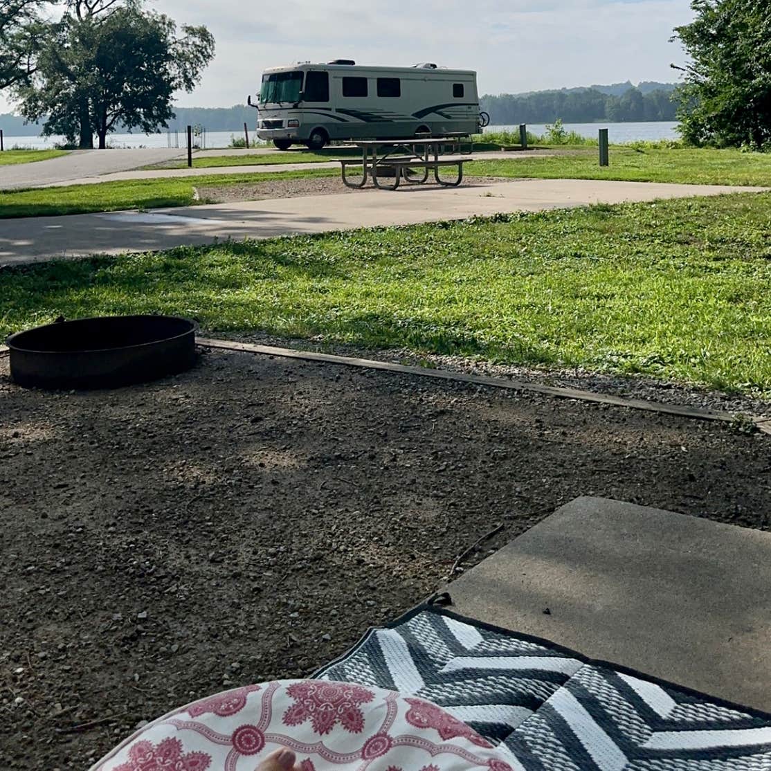 Clarks Ferry Camping | Illinois City, Illinois
