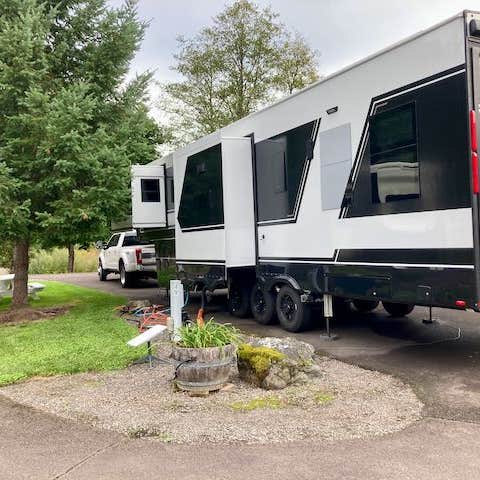 Casey's Riverside RV resort | Westfir, Oregon