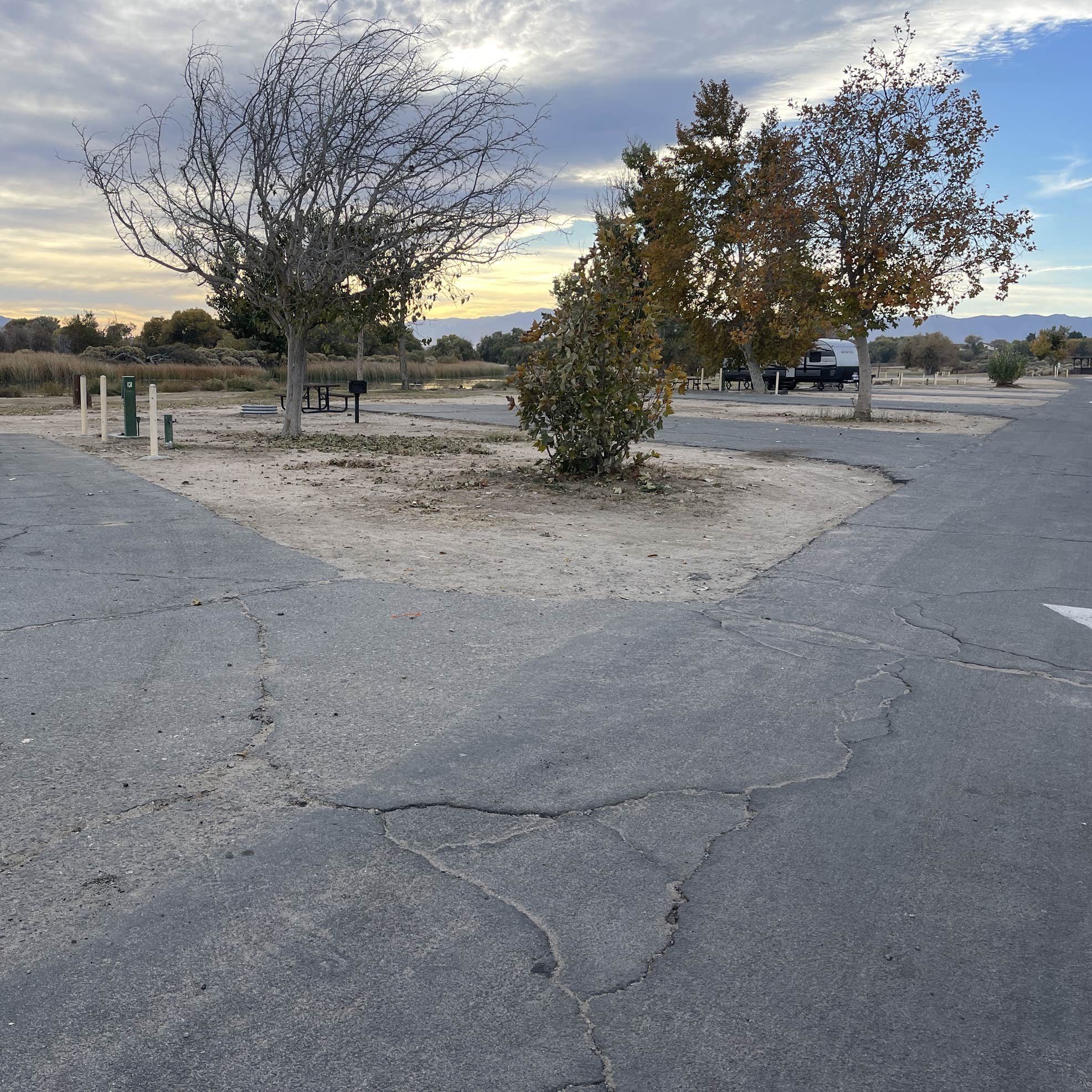 Mojave Narrows Regional Park Camping | Apple Valley, California