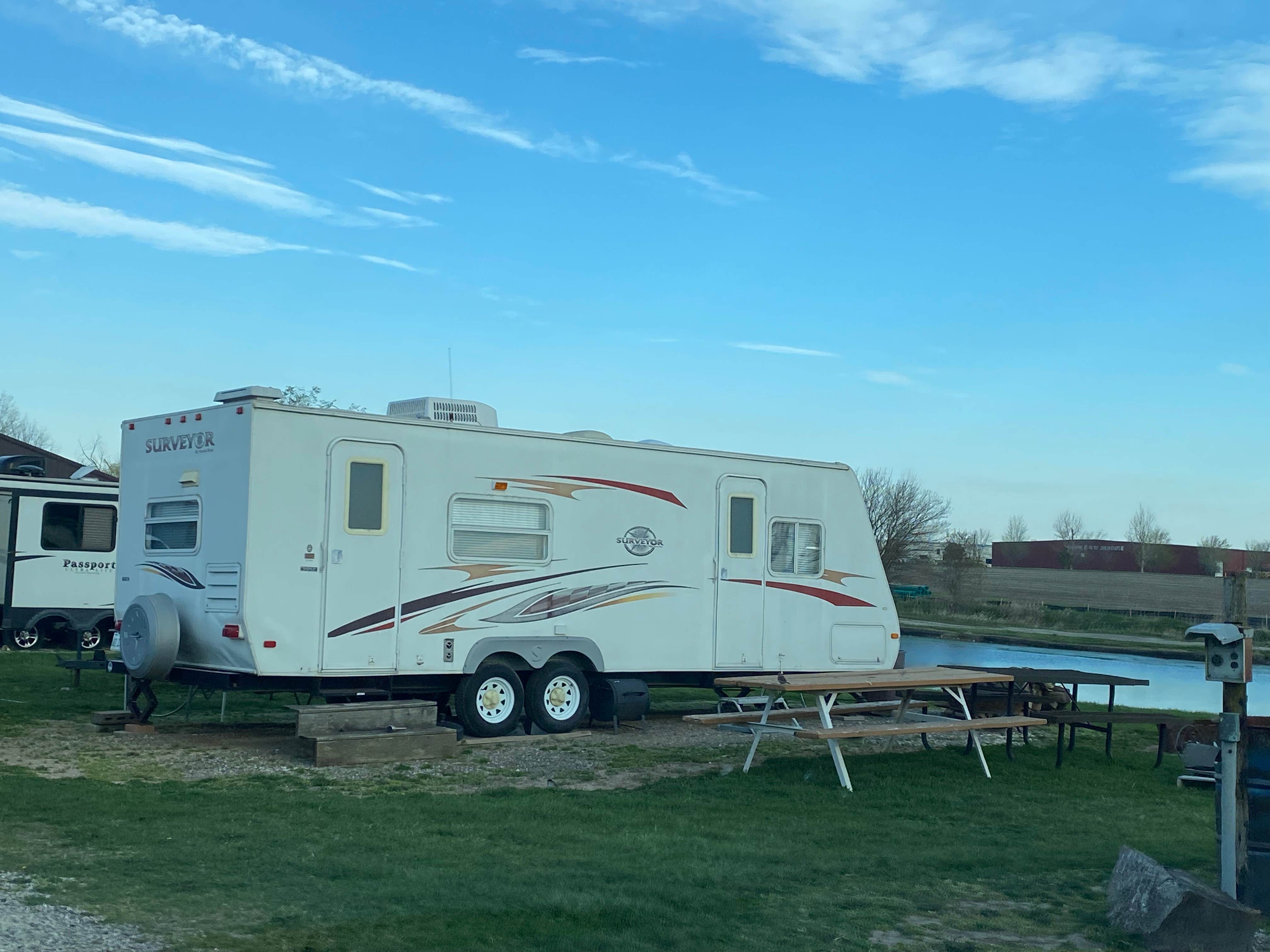 Barney's Lake Camping | Peru, IL