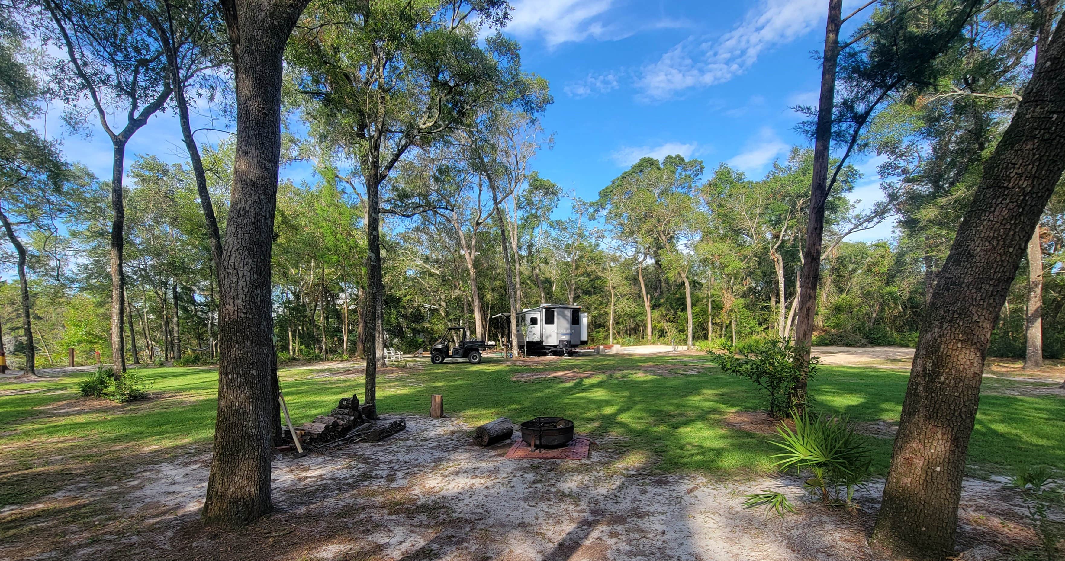 The Hatch Bend Hideaway an Exclusive RV / Travel Trailer Place ...