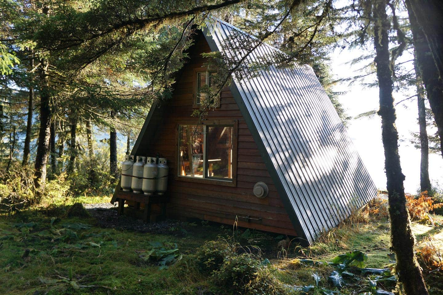 Pigot Bay Cabin | Girdwood, AK