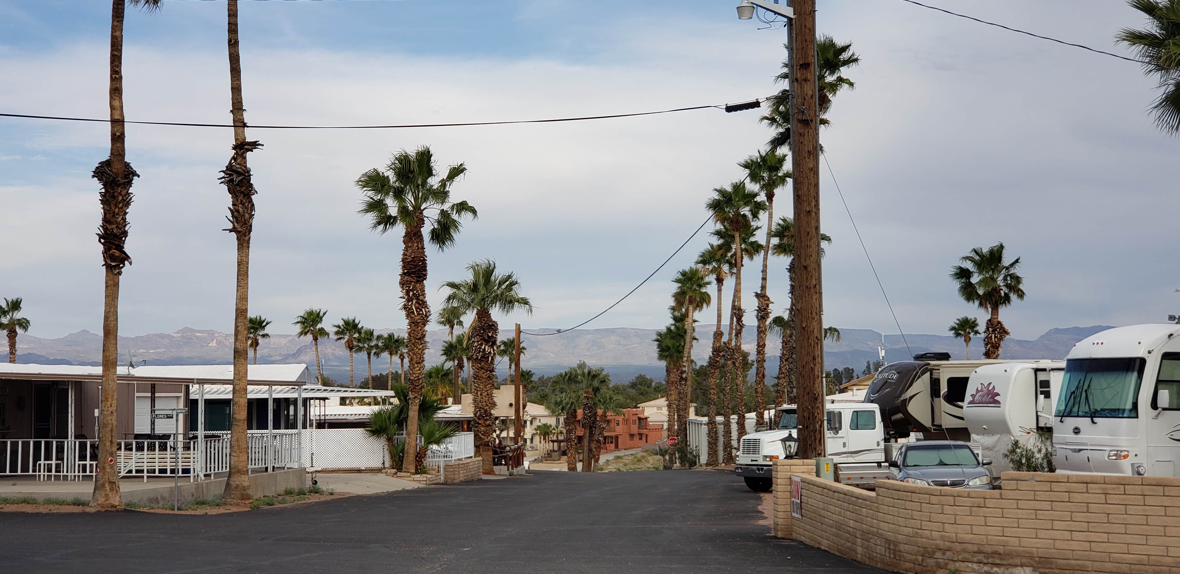 Rainbo Beach Resort Camping | Needles, CA
