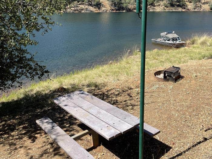 Englebright Lake Boat In Campground — Harry L. Englebright Lake ...