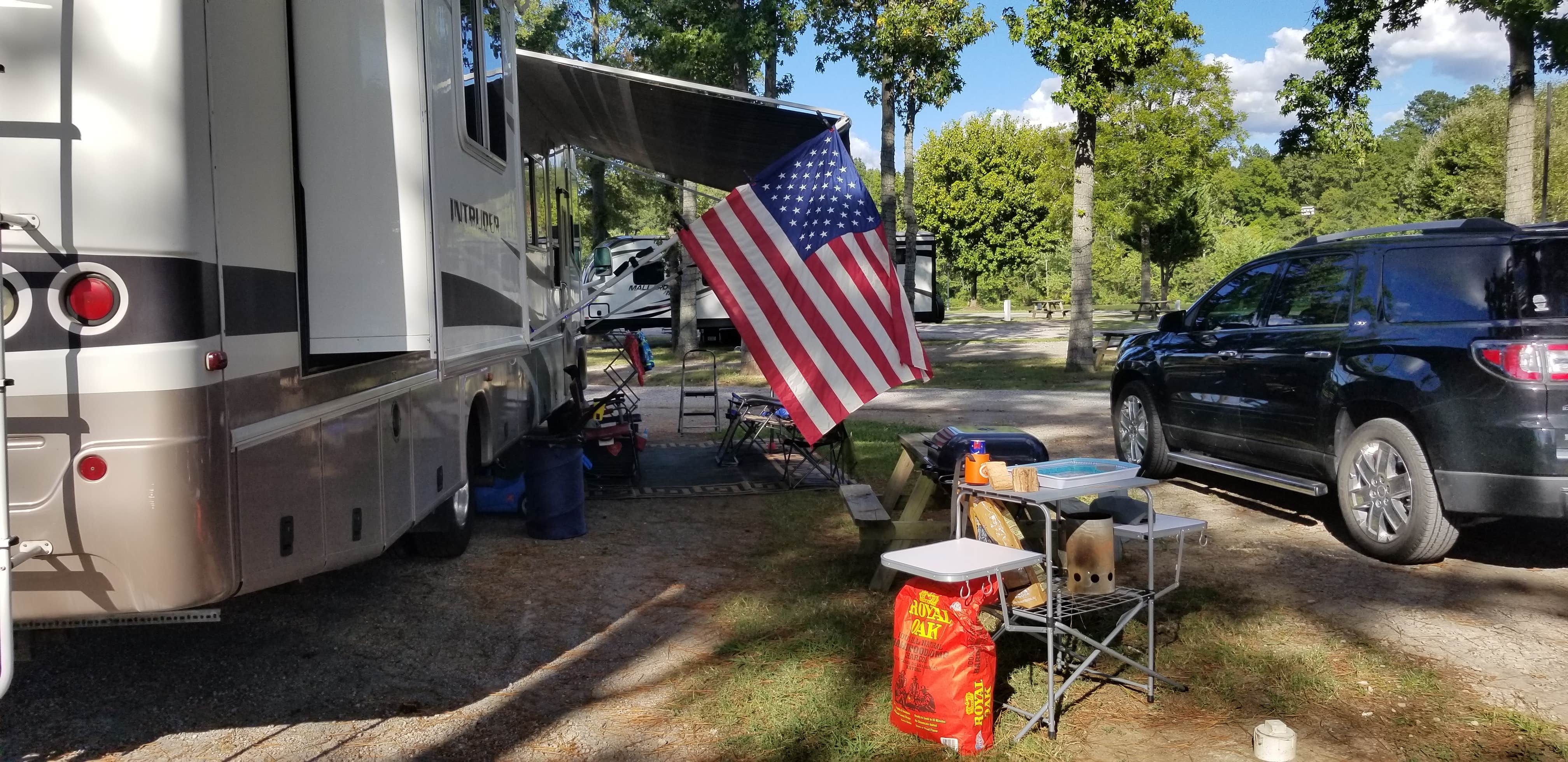 River Rocks Landing Camping | Gadsden, Alabama