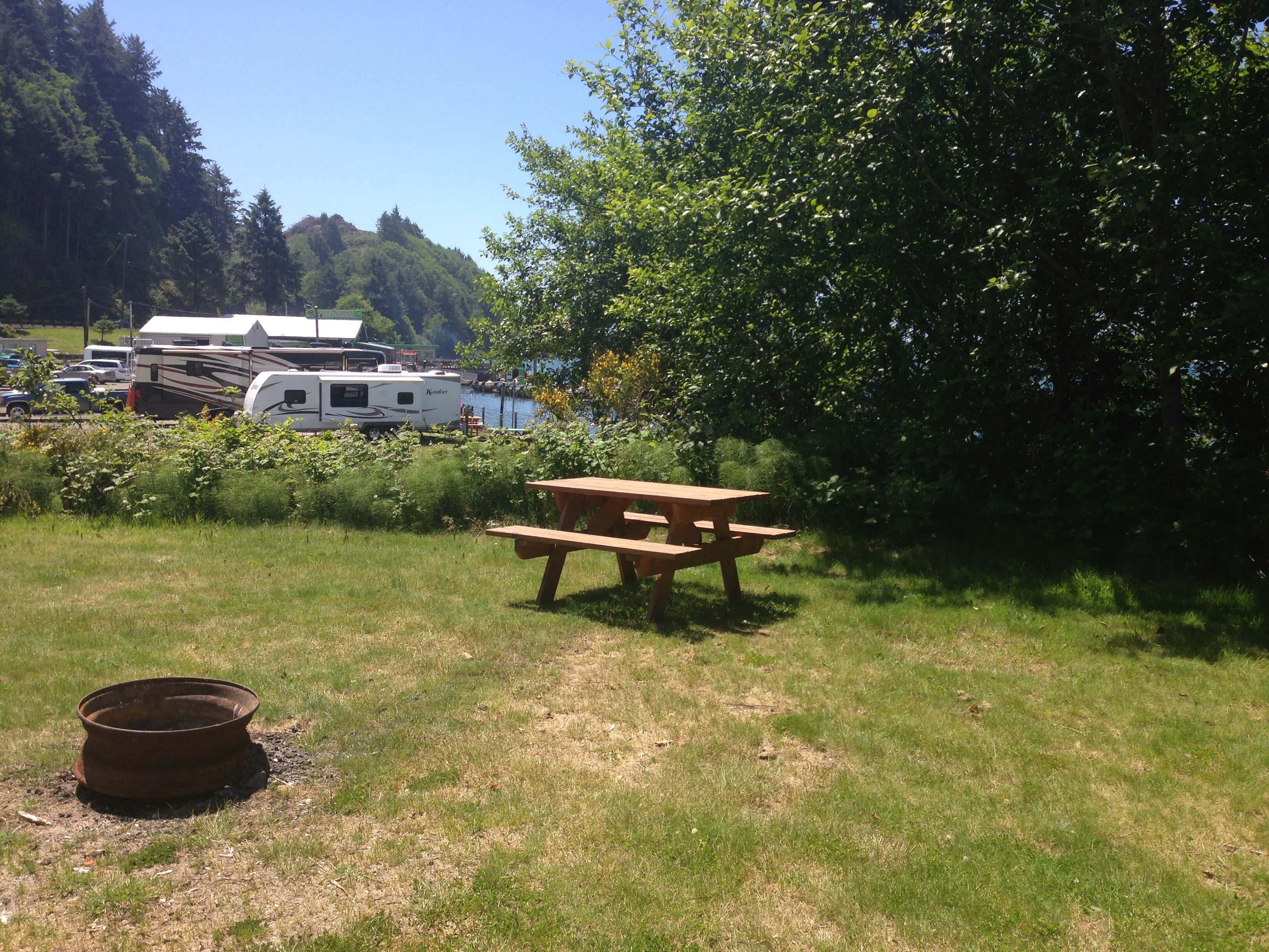 Kelly's Brighton Marina Camping | Wheeler, Oregon