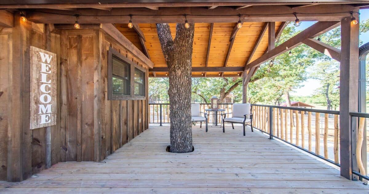 The Hummingbird 15 MIN to Magnolia & Baylor Camping | Waco, Texas