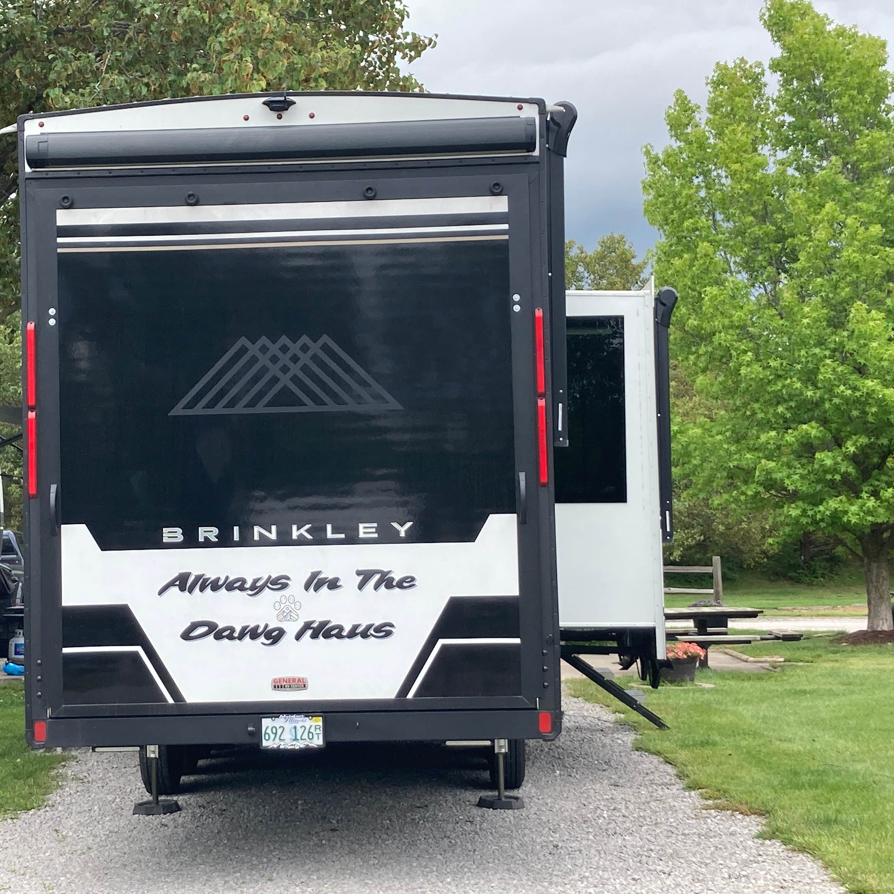 Cottonwoods RV Park & Campground | Columbia, Missouri