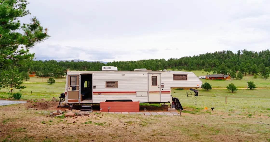 Buckaroo Bunkhouse Camping | Midland, Colorado