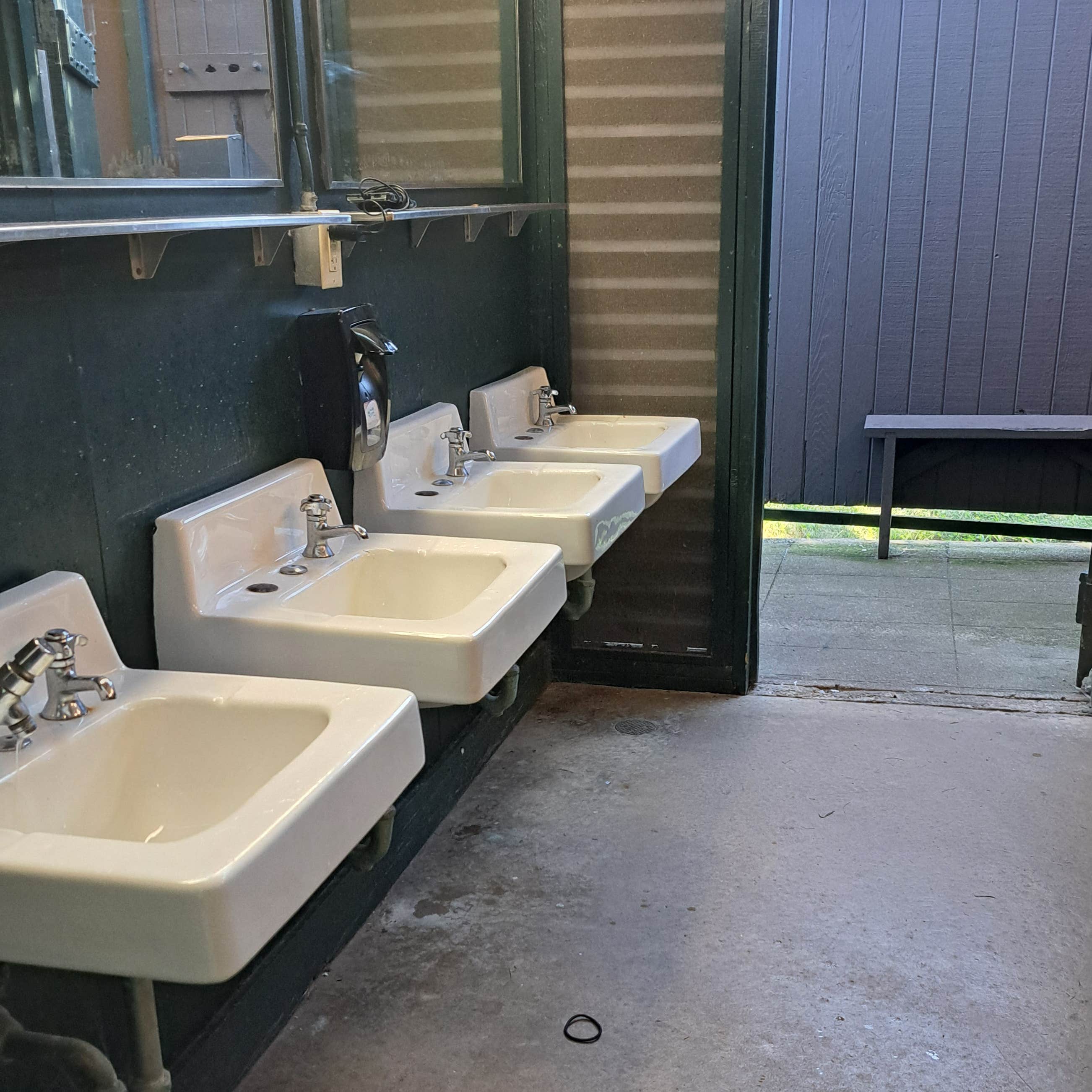 Hammonasset State Park Campground | Clinton, Connecticut