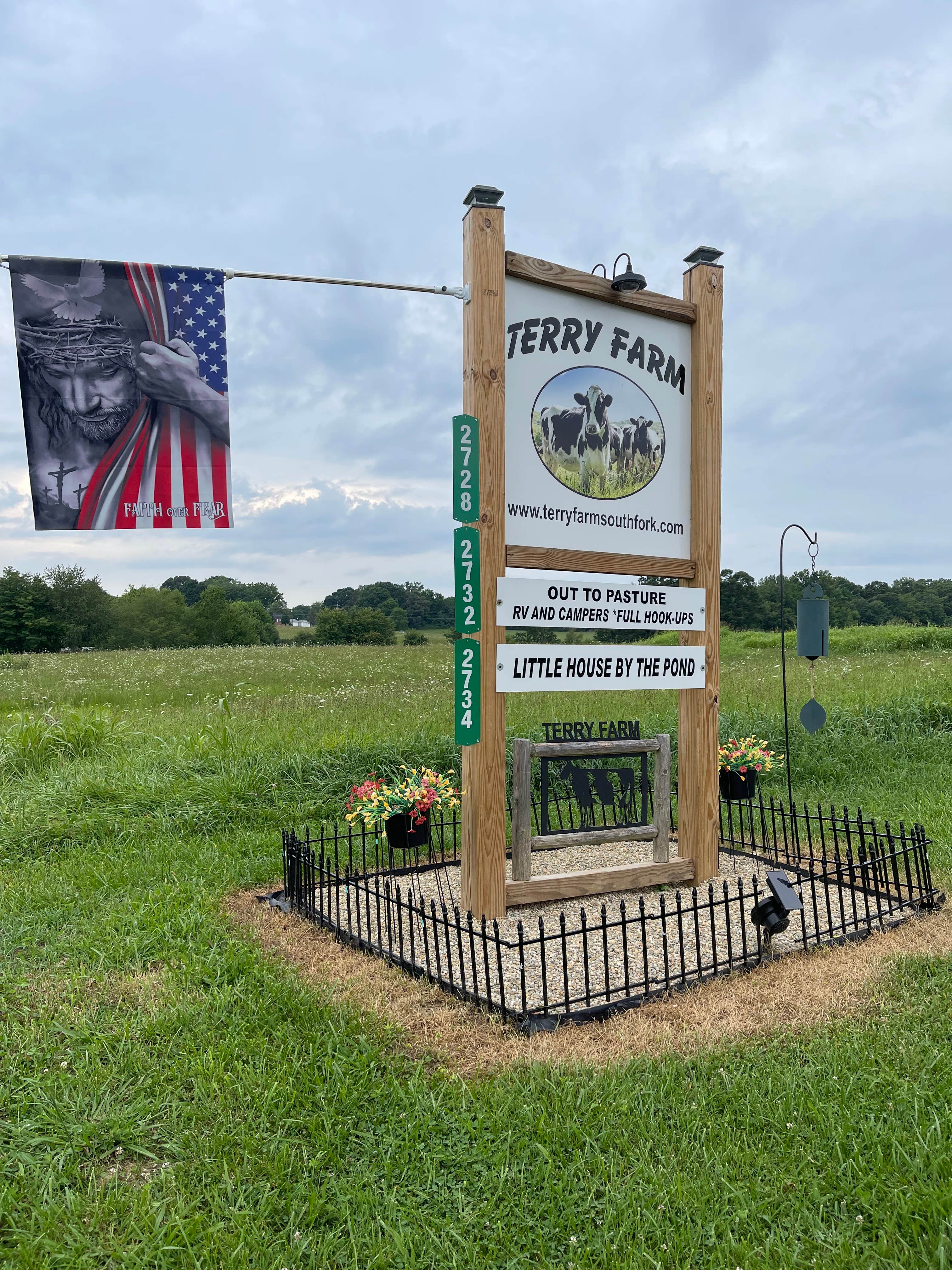 Out to Pasture RV Campground | Oneida, Tennessee