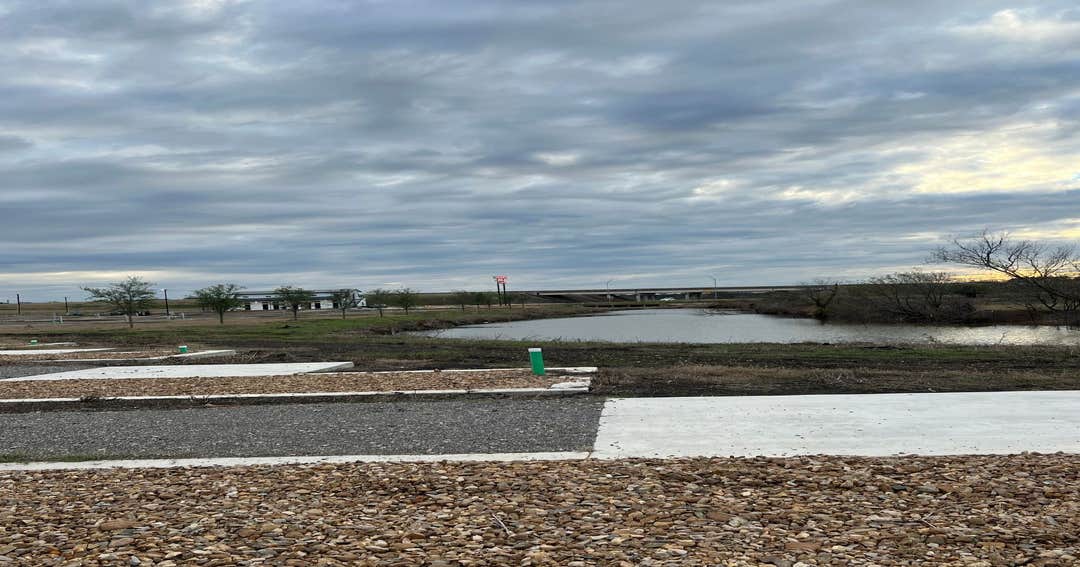 Centennial Creekside RV Park | Smithville, Texas