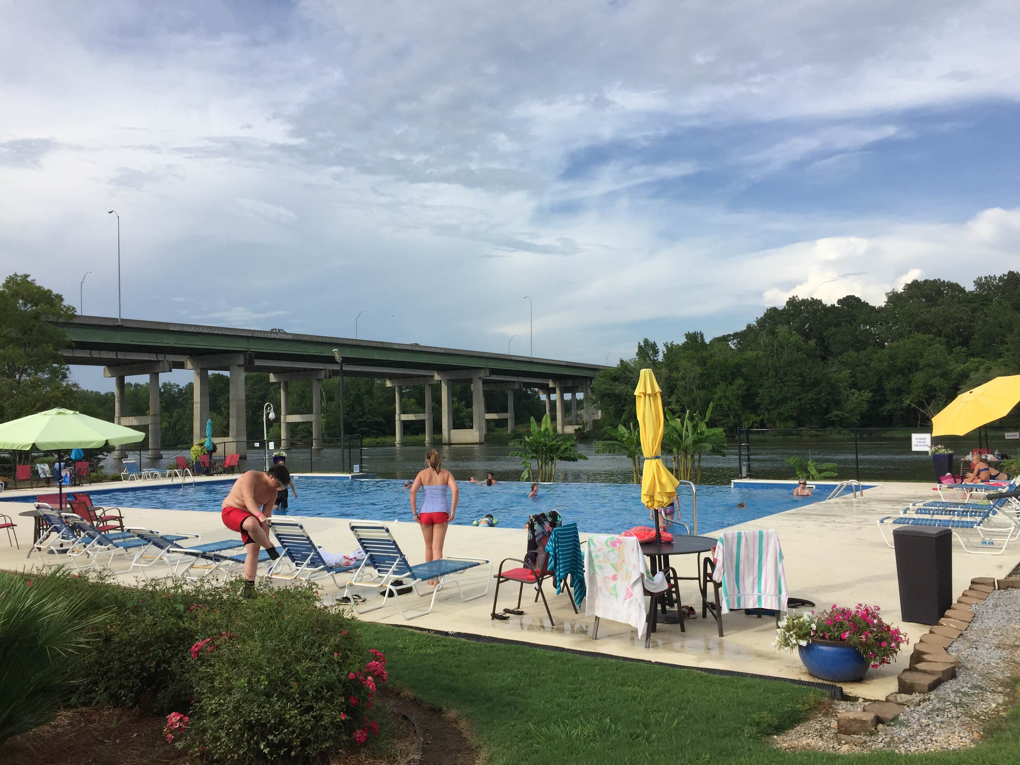 River Rocks Landing Camping | Gadsden, Alabama