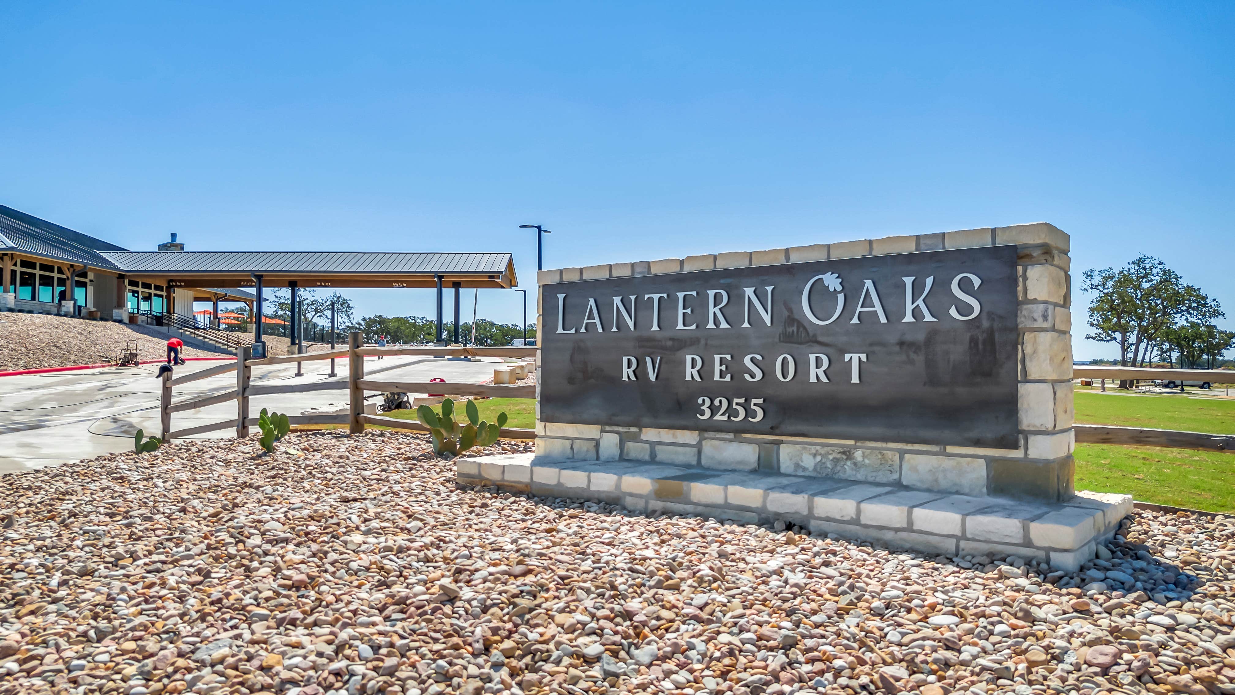 Lantern Oaks RV Resort | Fredericksburg, Texas