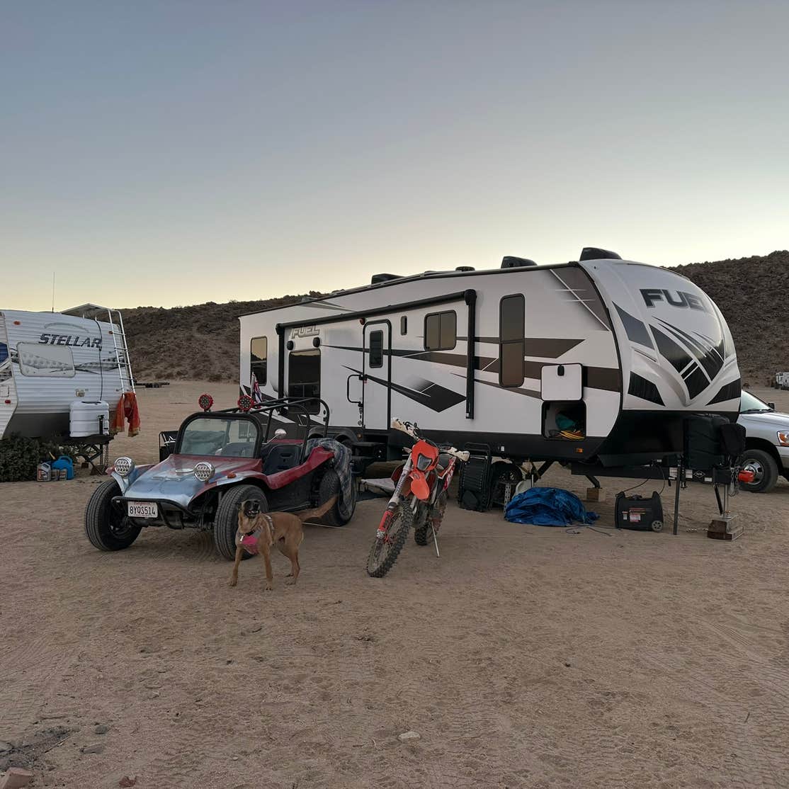 South Soggy Dry Lake on Bessemer Mine Road Camping | Johnson Valley ...