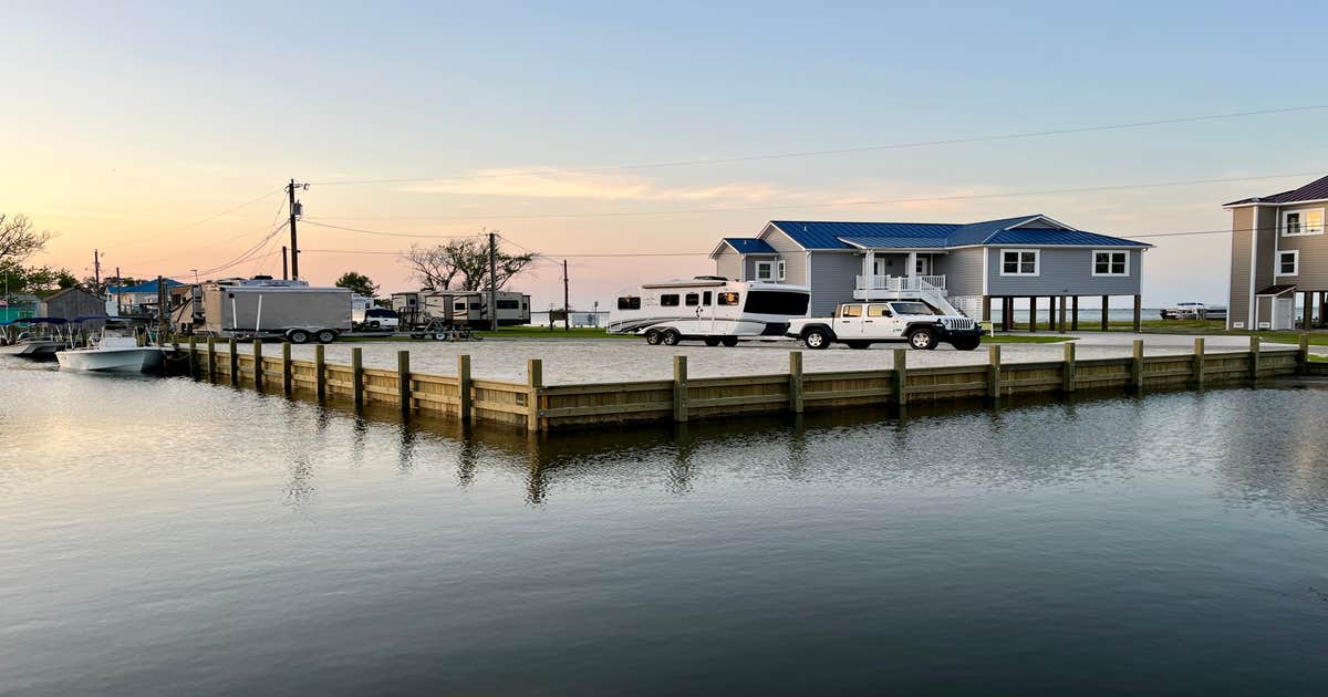 Walnut Island Waterfront Camp | Powells Point, North Carolina