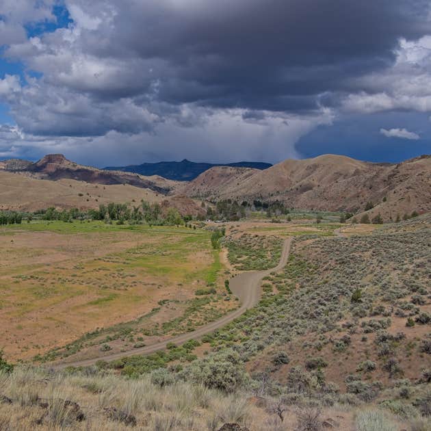 Priest Hole Recreation Area Camping | Mitchell, Oregon