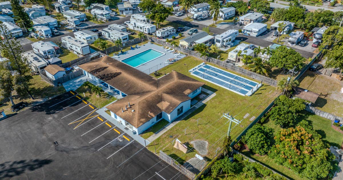 Highland Pines RV Resort | Deerfield Beach, Florida