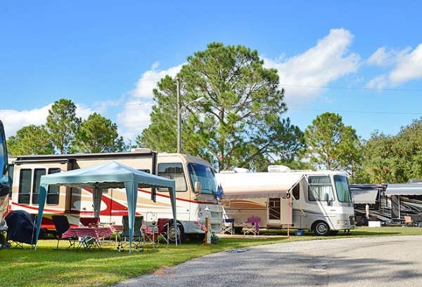 Encore Southern Palms Camping | Eustis, Florida