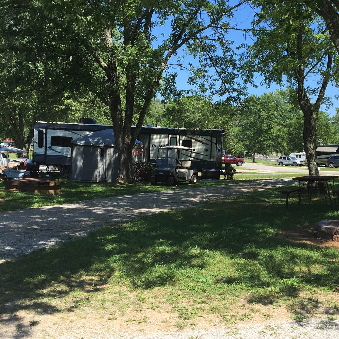 Diamond Caverns RV Resort & Golf Camping | The Dyrt