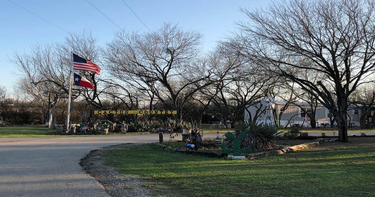 Cactus Country RV Park | Elmendorf, Texas