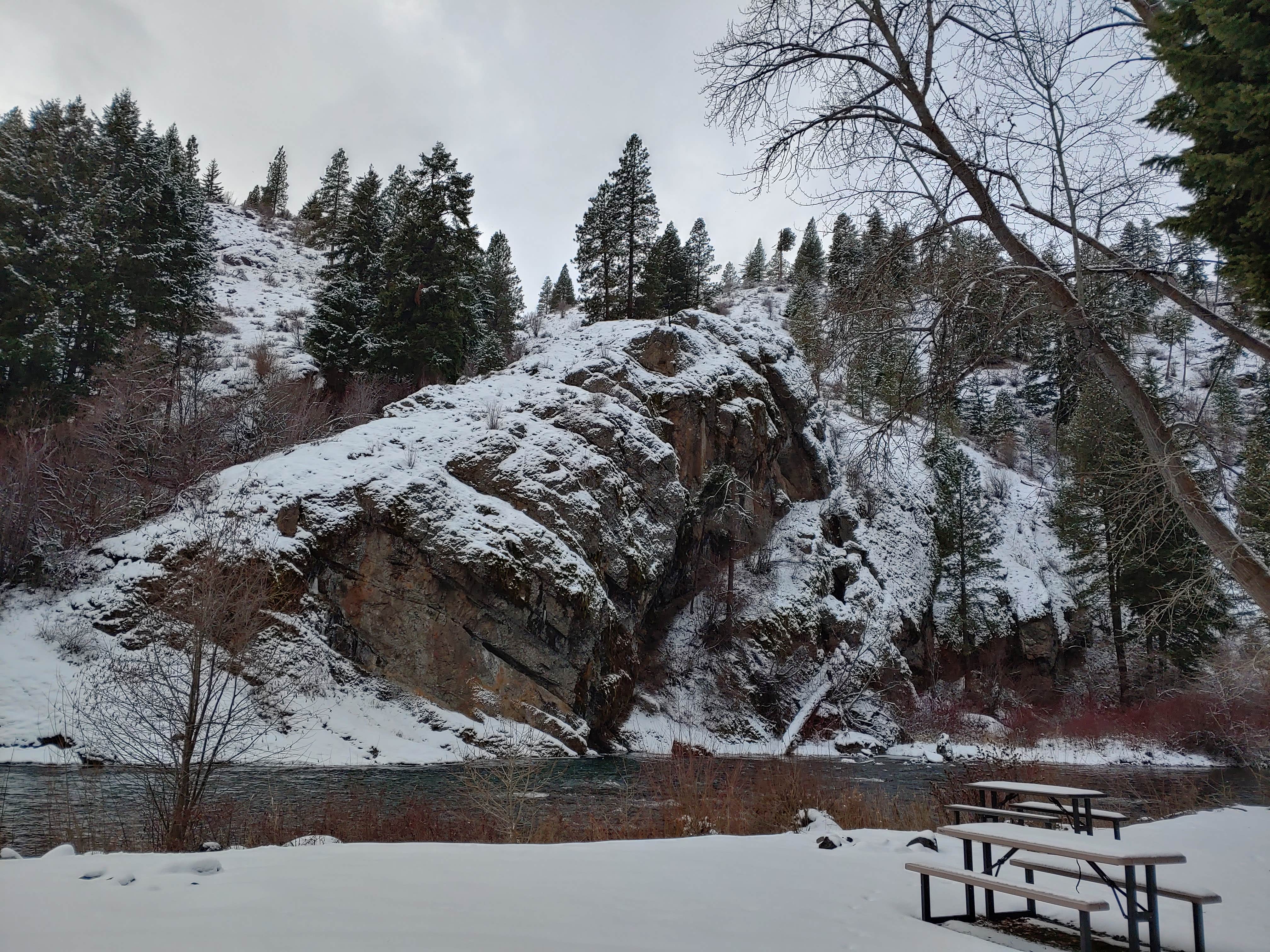 Squaw Rock RV Resort and Campground | Naches, WA