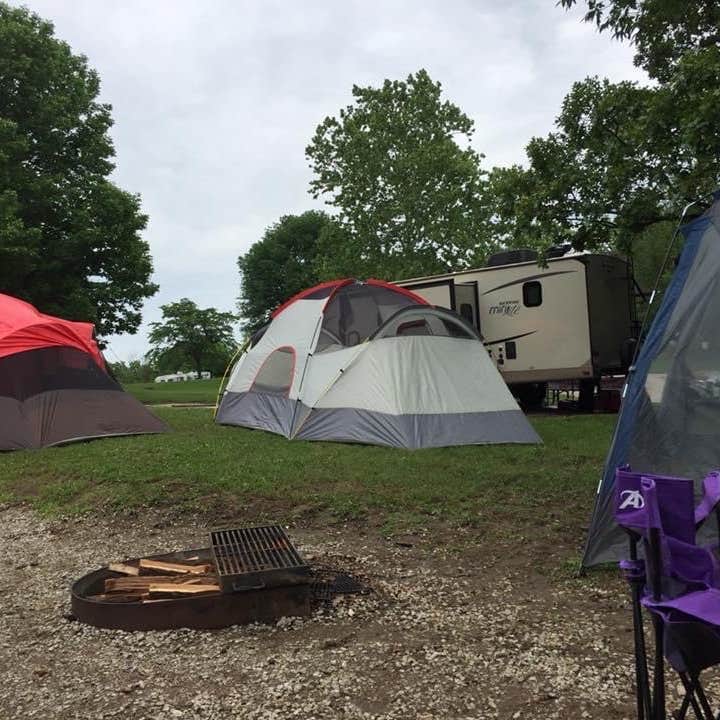 Jackson County Fleming Park Jacomo Campground | Blue Springs, Missouri