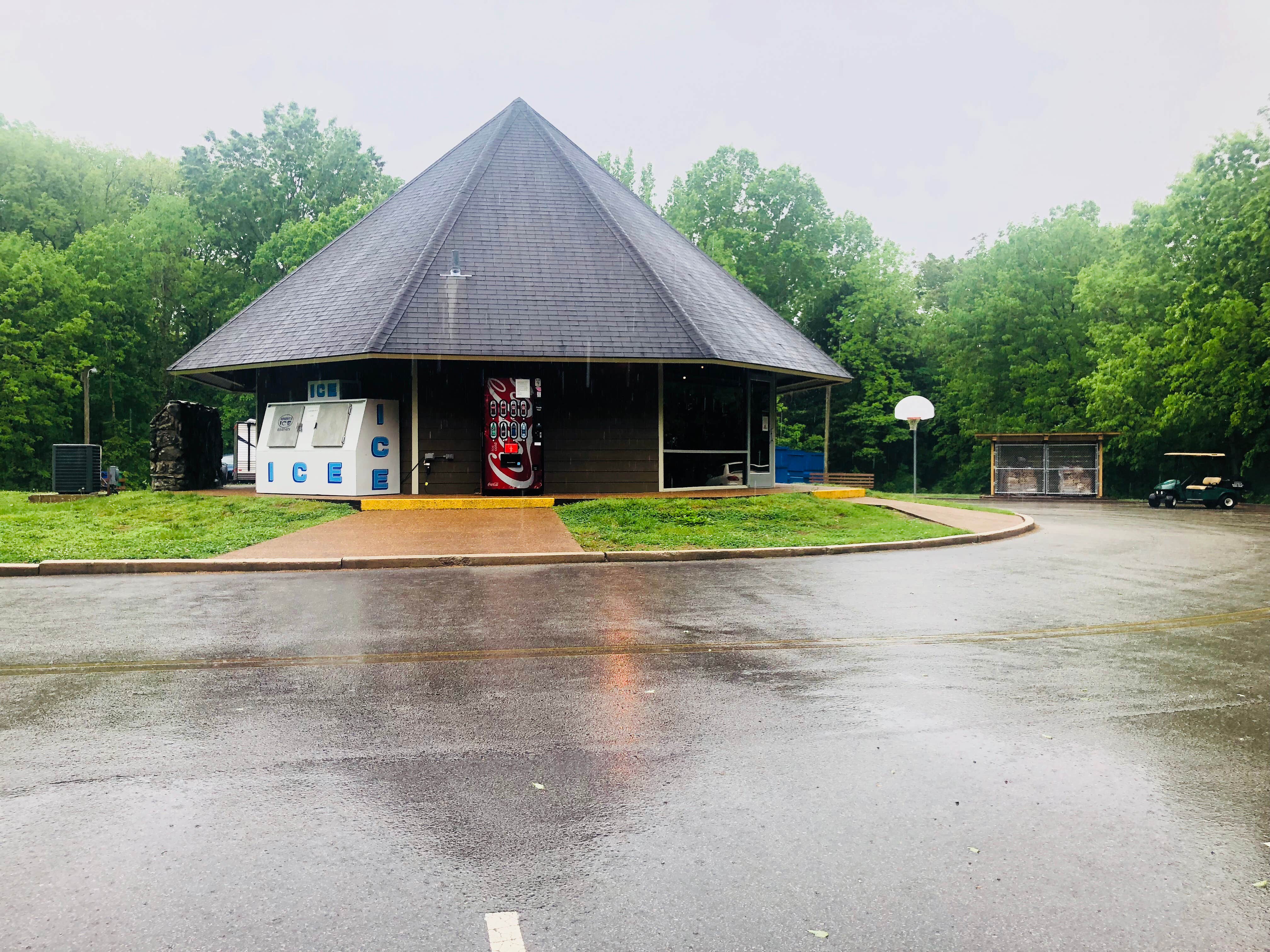 Edgar Evins State Park Campground | Lancaster, Tennessee