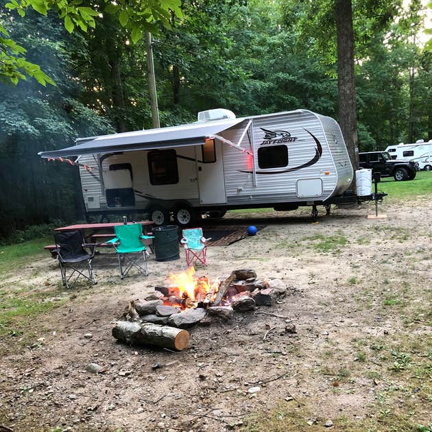 Waters Edge Family Campground | Amston, Connecticut