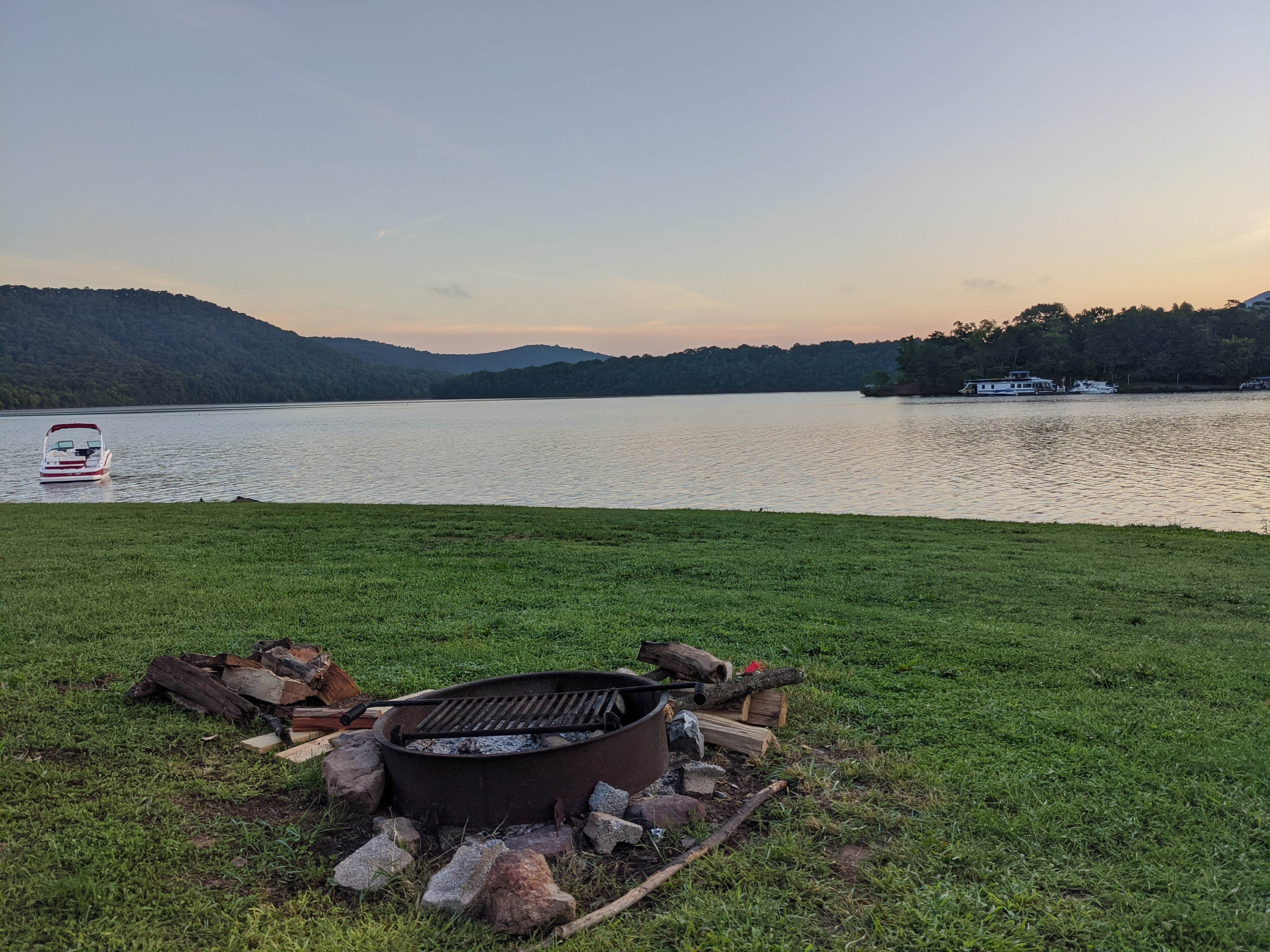 Lake Raystown Resort and Lodge Camping | Entriken, Pennsylvania