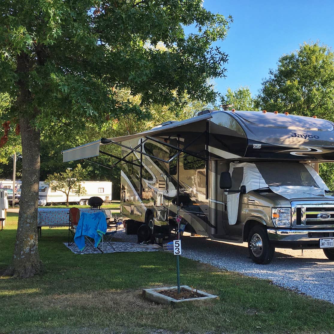 Cozy Corner RV Park | Clinton, Missouri