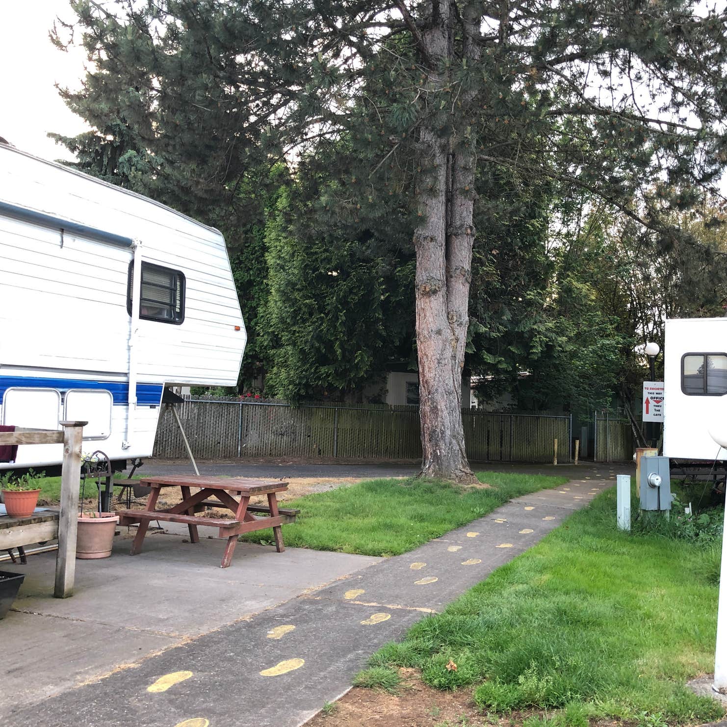 Rolling Hills RV Park | Fairview, OR
