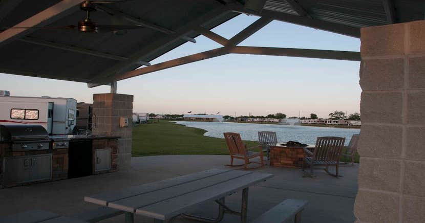 Mont Belvieu RV Resort | Baytown, TX